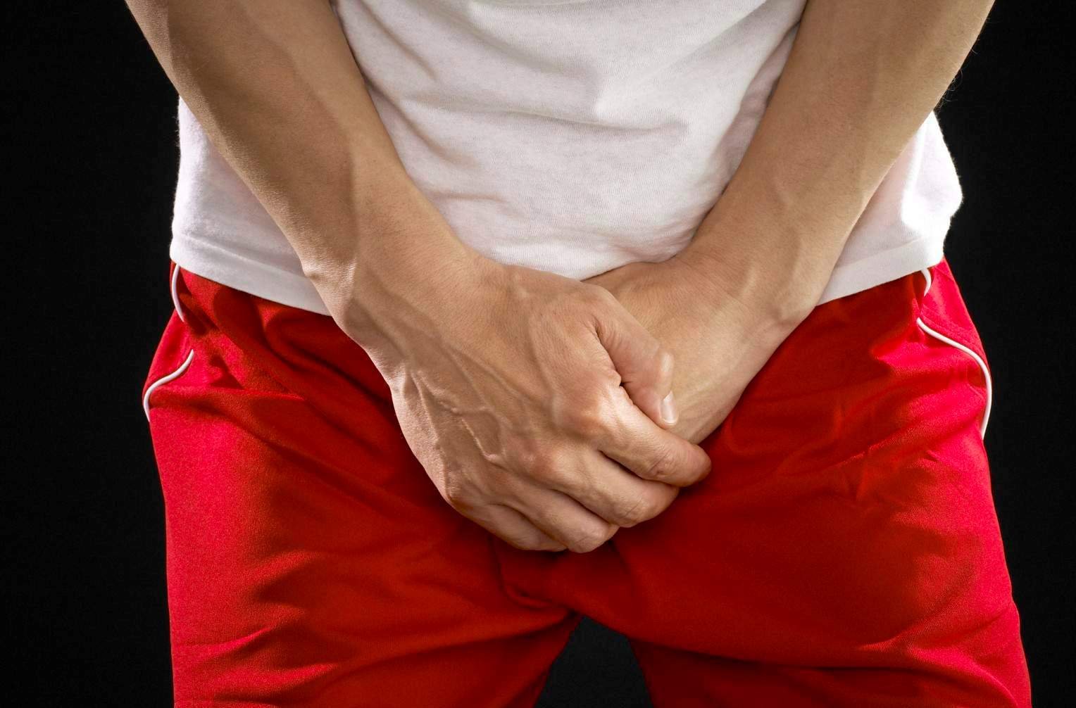 Cystitis in men: symptoms and first signs