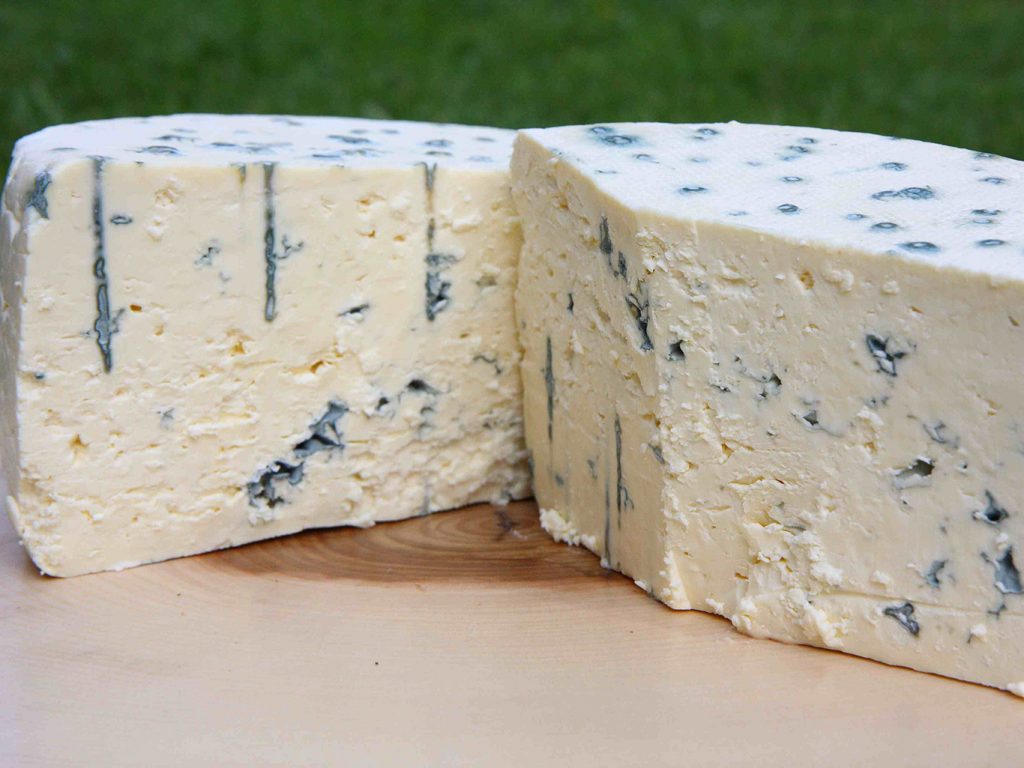 Dor blue (Dorblu, Dorblu) - blue cheese: benefits, calories, with what ...