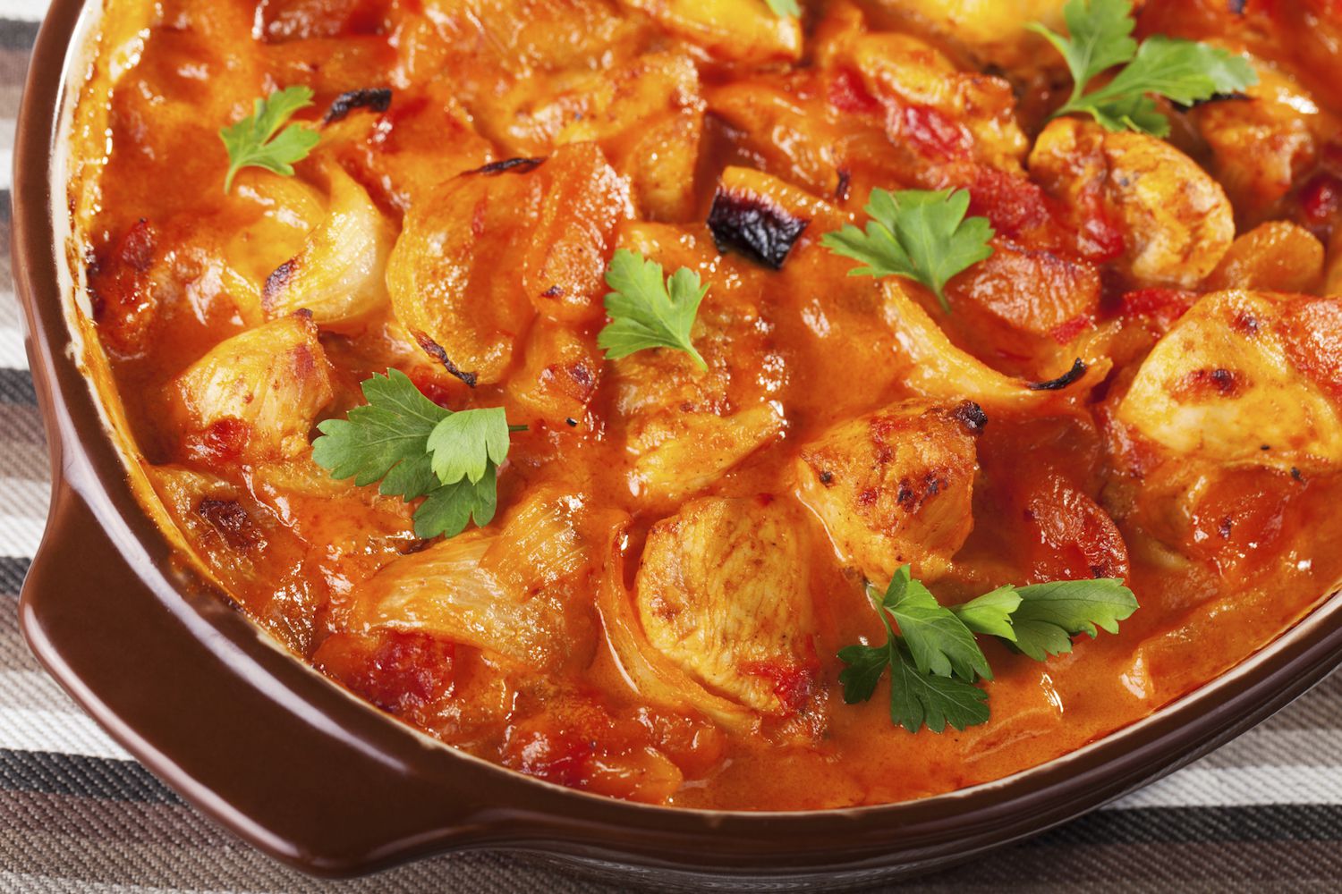 Sauce poitrine de poulet - 5 recettes pour faire une sauce au poulet ...